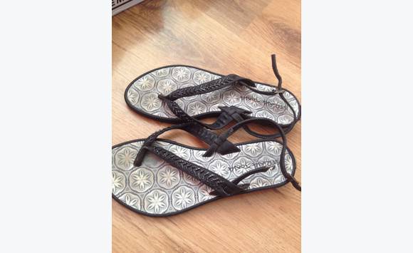 Tong string - Chaussures Saint-Martin • Cyphoma