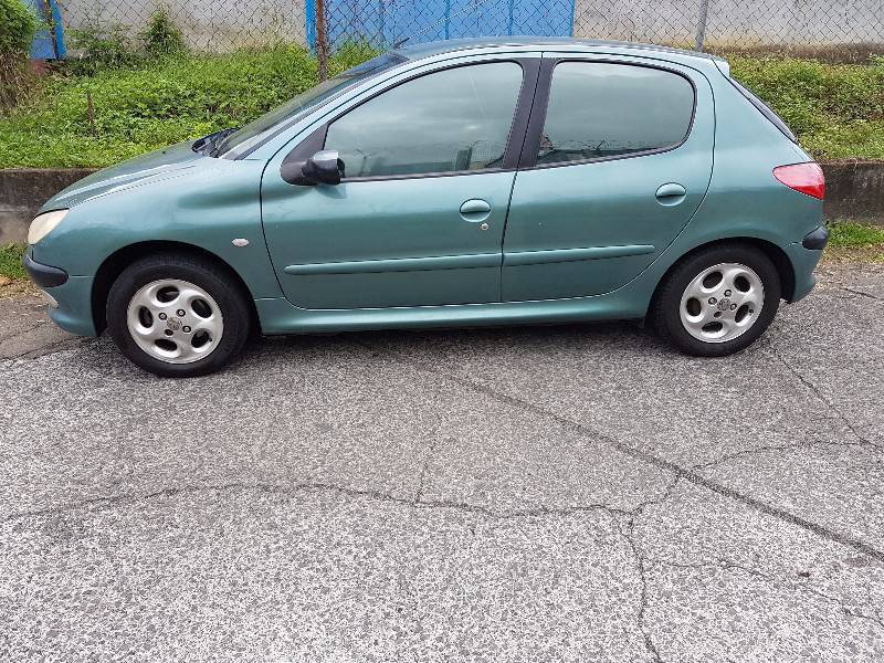 Peugeot 206 version - green live 1. 4 75cv - Voitures Martinique • Cyphoma